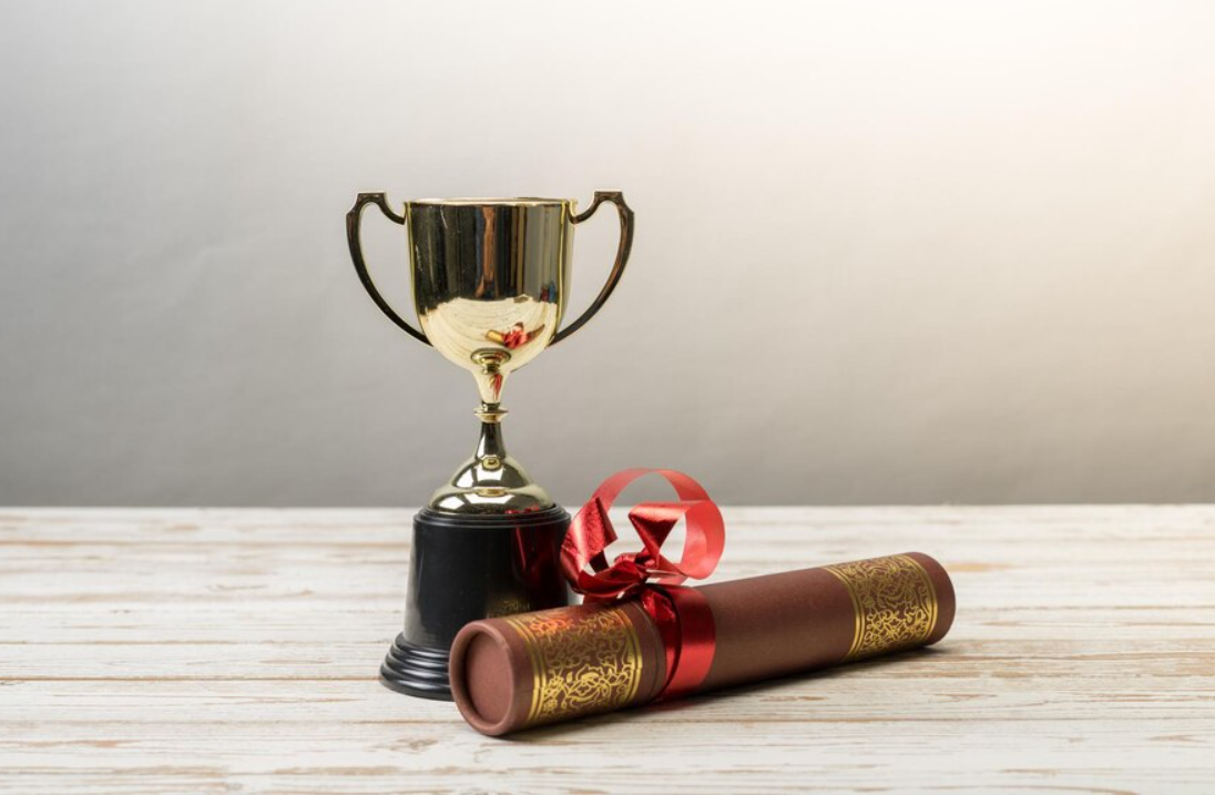 Rekomendasi Penghargaan Karyawan Terbaik Yang Bermanfaat – Liberty Society