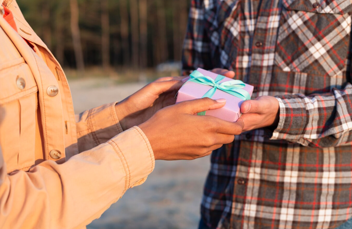 Alasan Memberikan Hadiah untuk Pelanggan, Yuk Ketahui! – Liberty Society