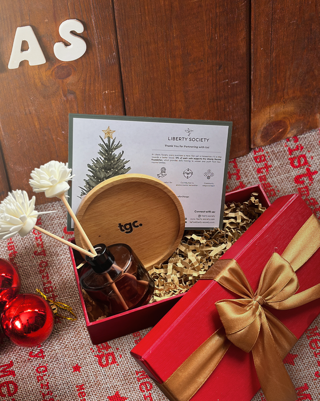 Noel Essence Box - Sustainable Christmas Gift Set – Liberty Society
